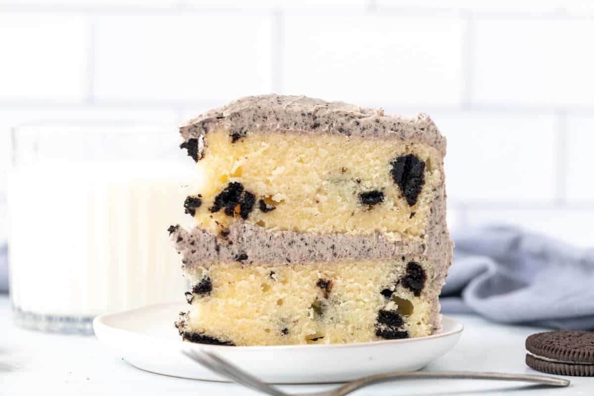 Oreo Cake with Cookies and Cream Frosting - Just so Tasty